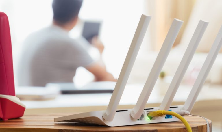 How much power does my Wi-Fi router use, and when should I switch it ...