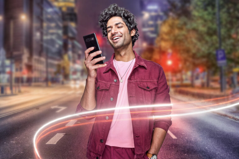 Airtel ₹449 Recharge Plan: 4GB/Day Data, OTT Apps & More