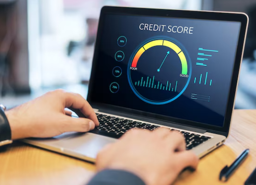 Late Credit Card Payments: Fees, Penalties & Credit Impact